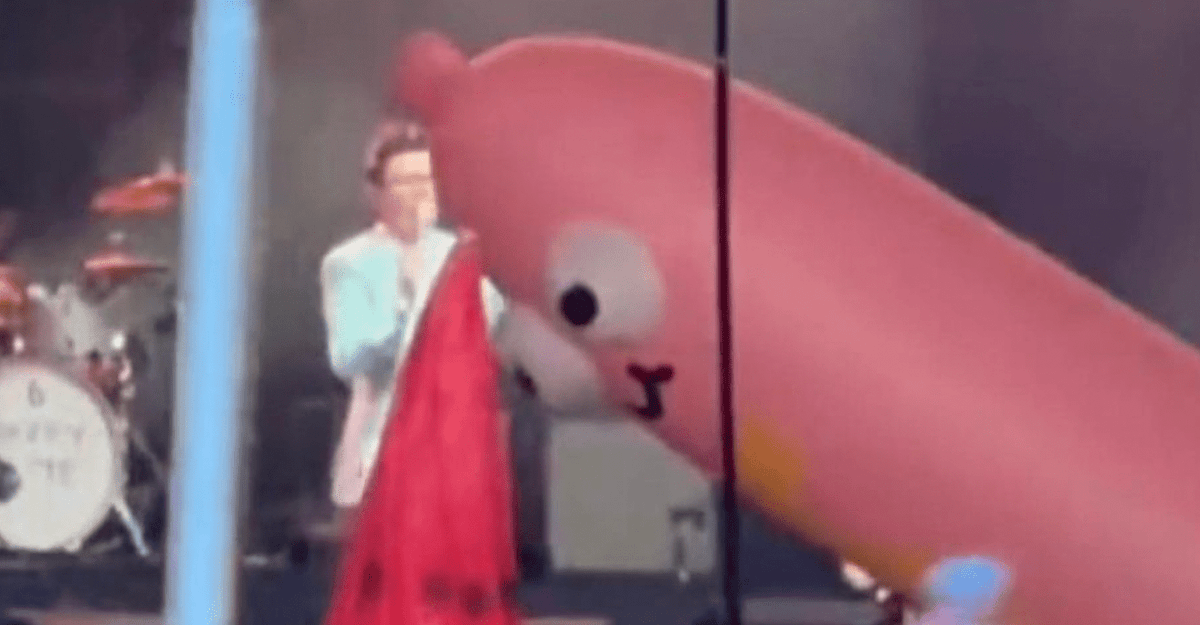 The Epic Tale of the XL Hot Diggity Dog at Glastonbury Festival ...